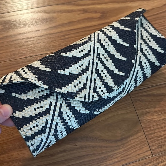 Banago | Bags | Banago Mayumi Palm Leaf Woven Clutch | Poshmark